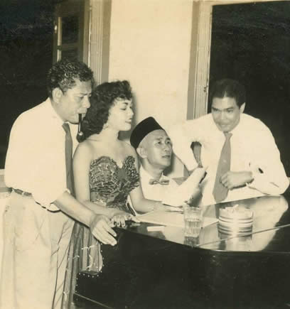 Zubir Said - Esplanade Offstage